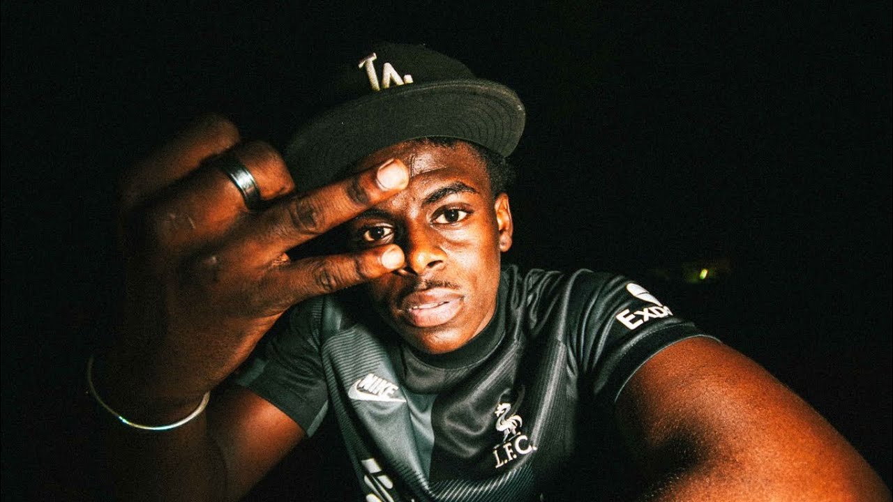 Moha The B - Pensando / official video music - YouTube