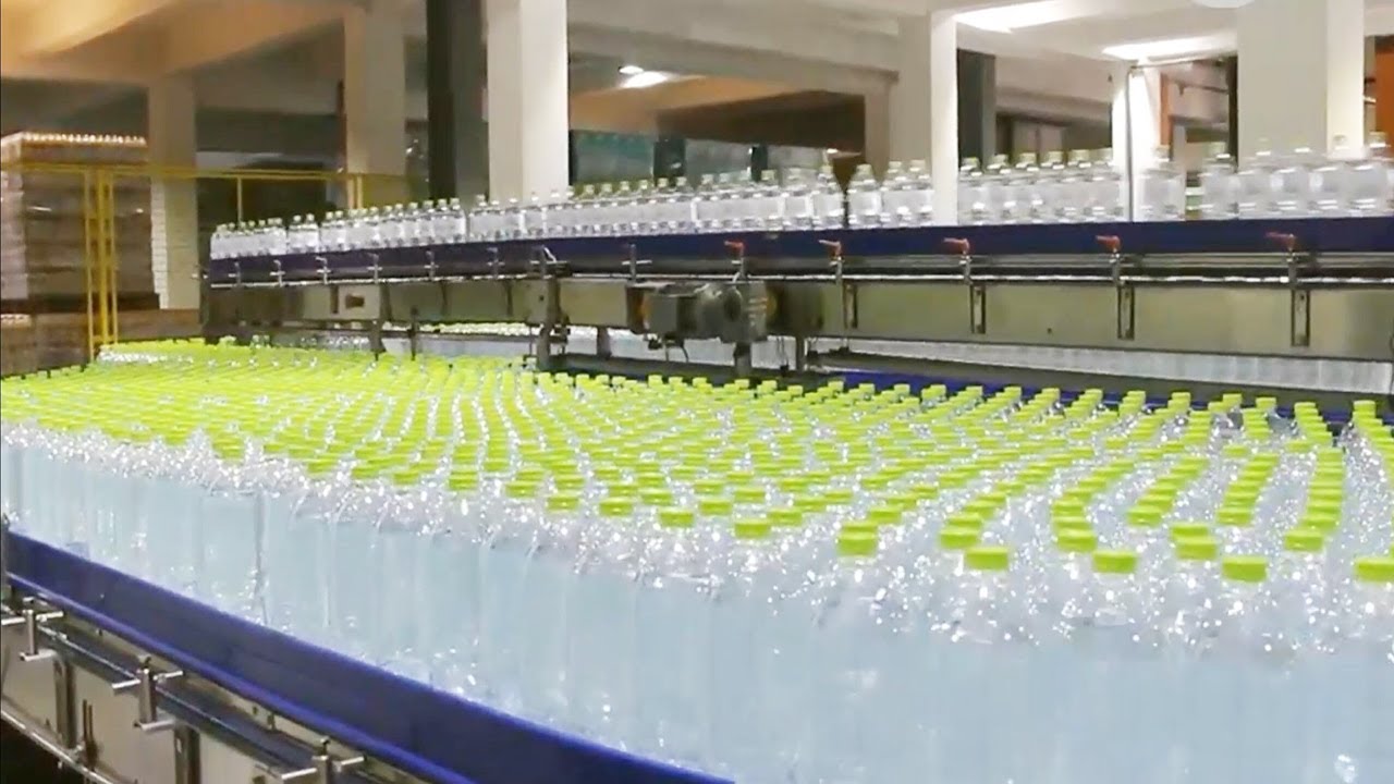 PET water bottles filling packaging line fully automatic drinks bottler ...