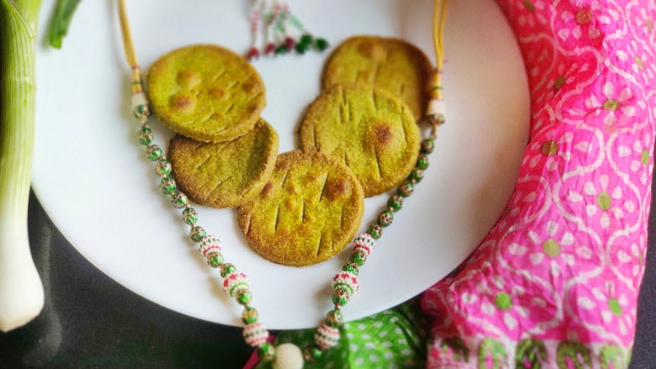 SPINACH PURI (BAKED)(CRISPY PALAK PURI) - YouTube