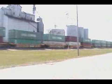 BNSF 4313 West Mazon with DPU - YouTube