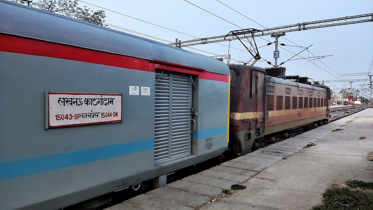 Avadh Assam Express Overtake Kathgodam Lucknow Express At Alamnagar ...