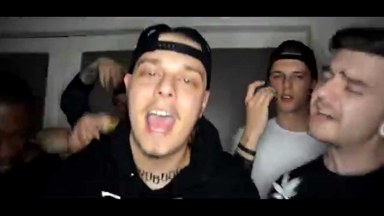 Yzomandias - Prachy V Mojí Hlavě (official music video) - YouTube