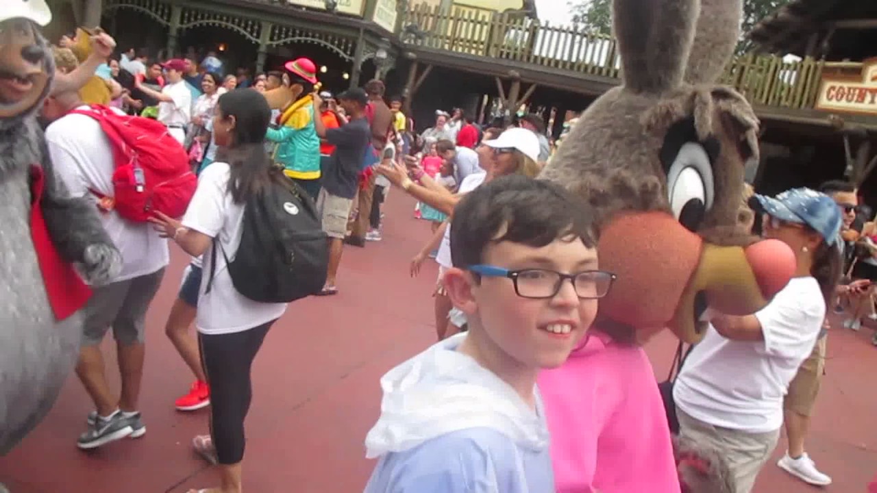 Zach and Brer Rabbitt! Dance Party Frontierland! - YouTube