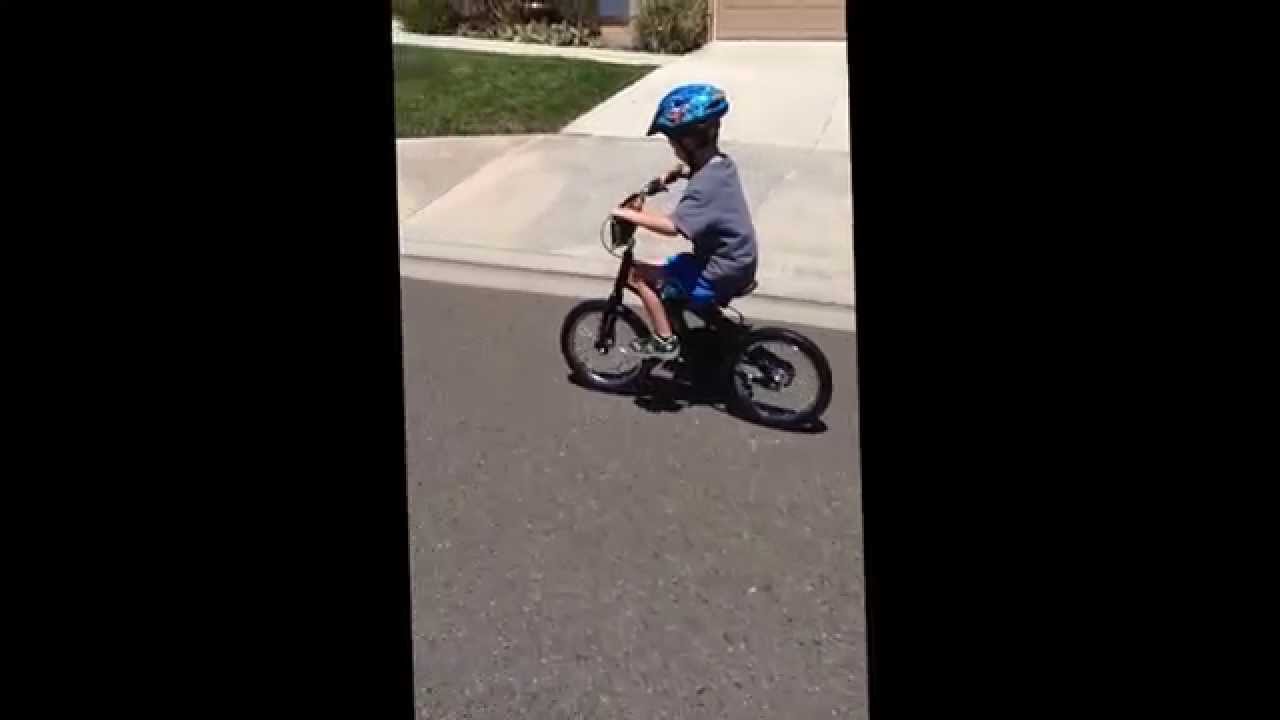 Gavin on his new bigger bike. Sept 2014. - YouTube