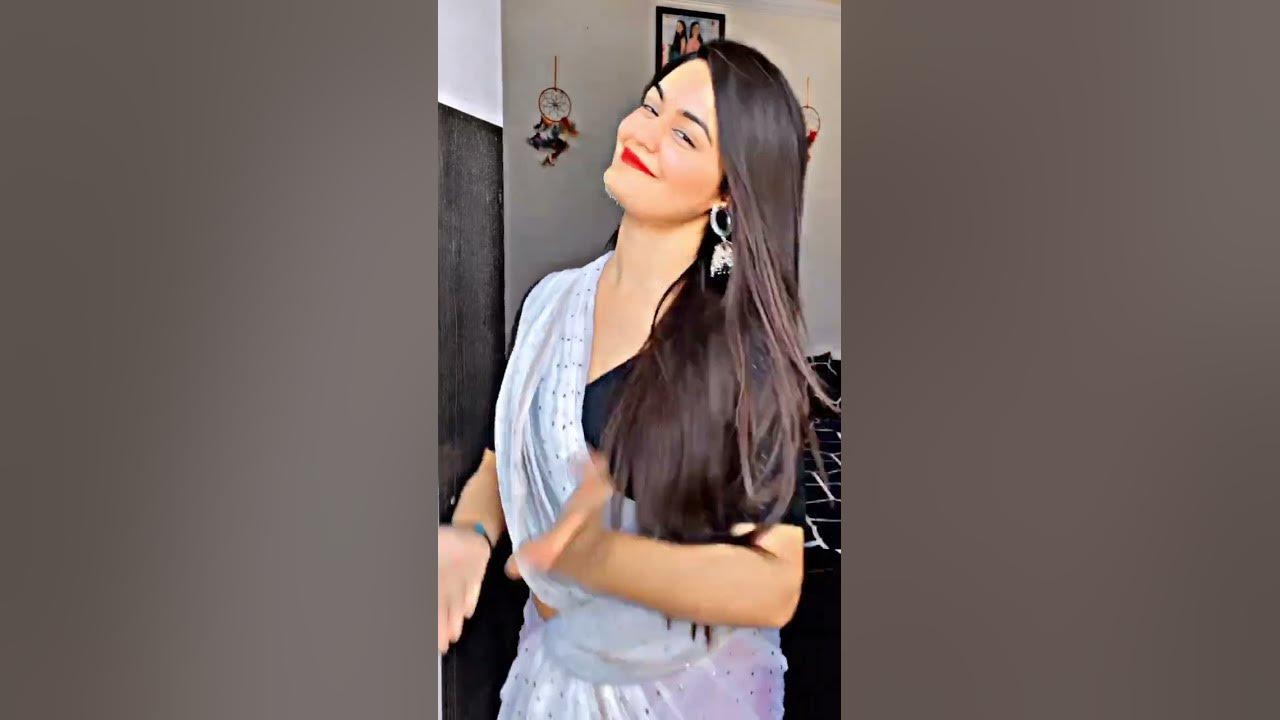 Hot Indian Girl Reel Trending Shorts Desi Indian Saree Bhabhi Latest