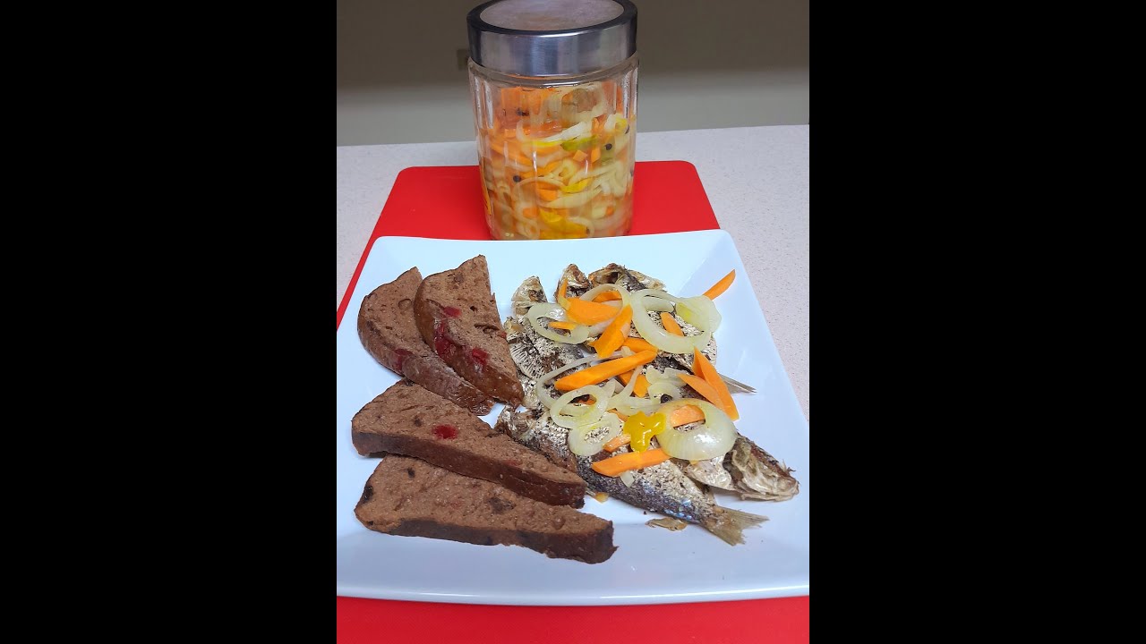 Jamaican Style Easter Bun With Fried Sprat Fish - YouTube