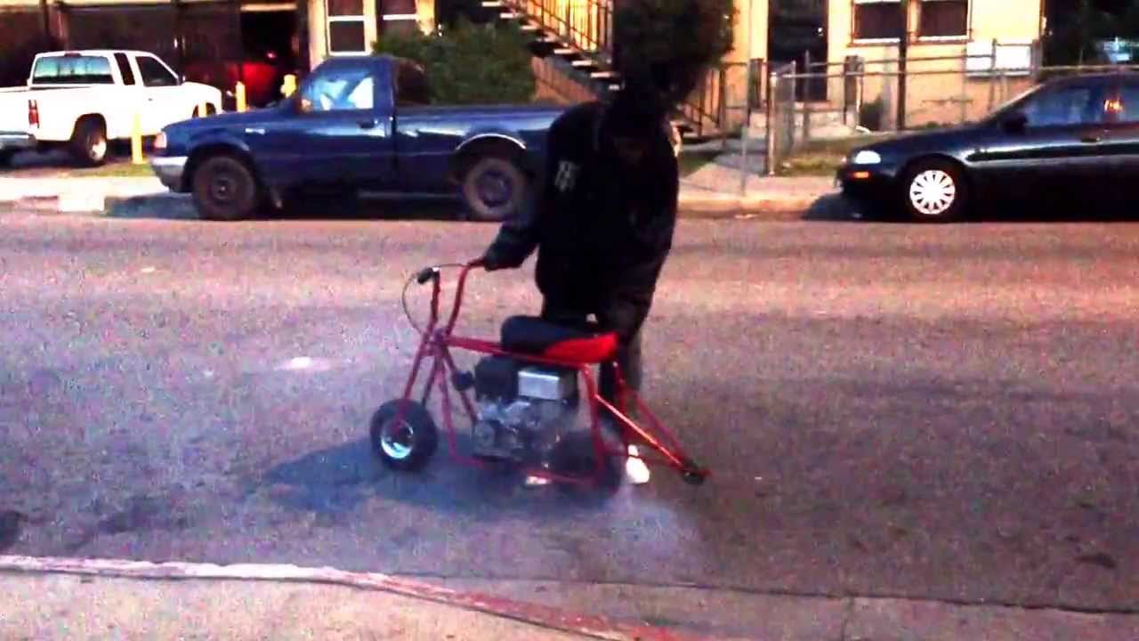 Mini bike burn out - YouTube