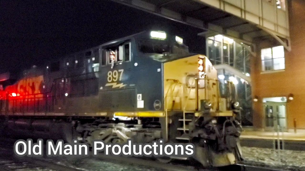 CSX I138 and MARC P879 simultaneously depart Caperton Station - YouTube