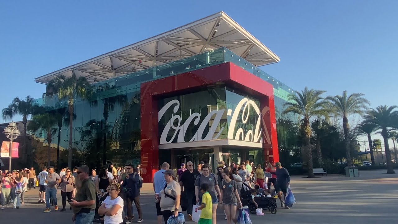 DISNEY SPRINGS COCA COLA STORE TOUR* BROWSE WITH ME - YouTube