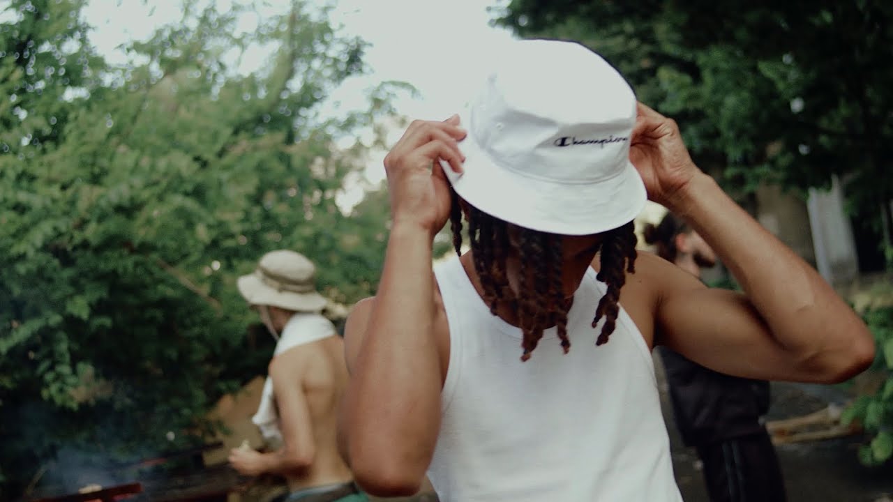 Lobo M6ix & B I L L Y G - ISSA VIBE (Official Video) - YouTube