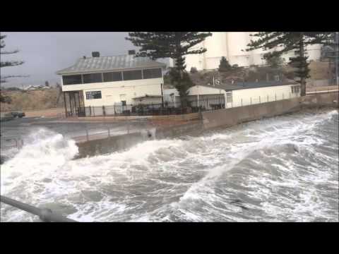Wild weather at Wallaroo - YouTube