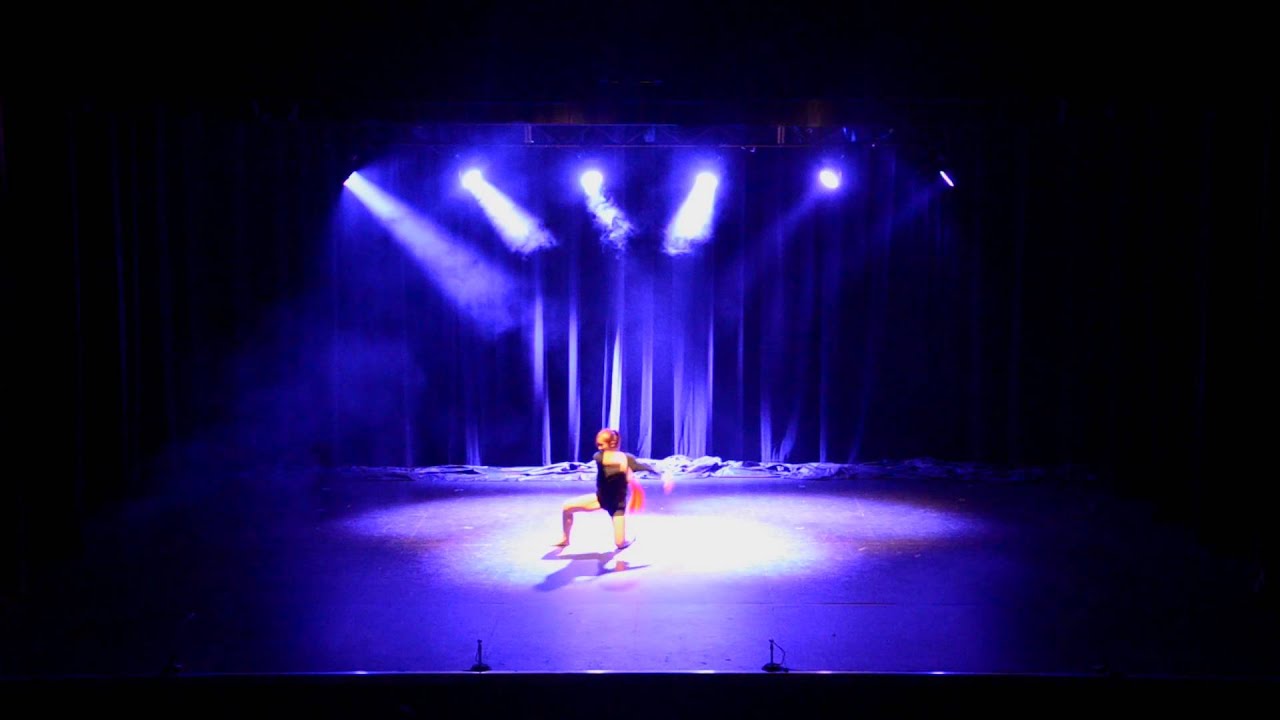Phoenix Drums (Chinese Folk Dance) - YouTube
