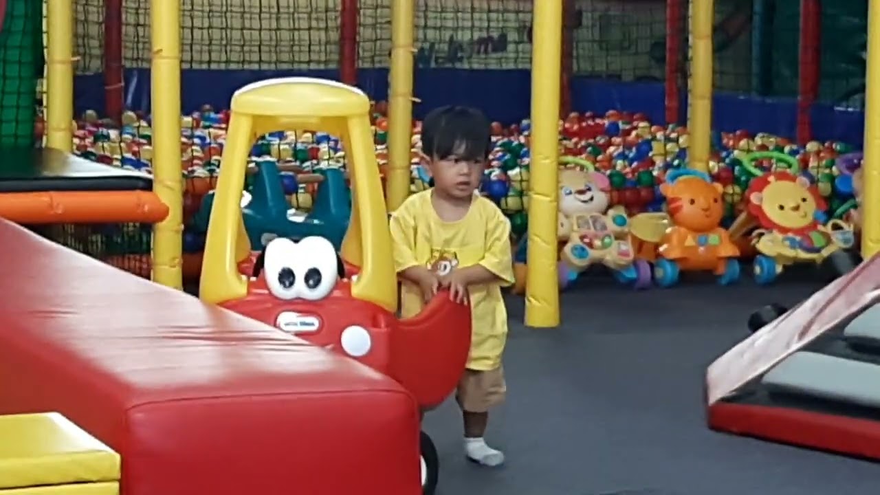 Ponyo modelling next to his car - YouTube