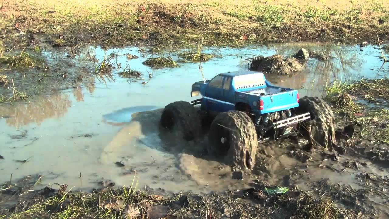 RC MUD BOG - E-MAXX 775 - YouTube