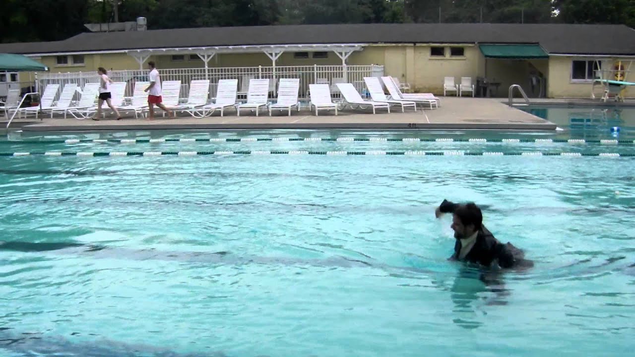 Jason & Marissa jumping into the pool. - YouTube