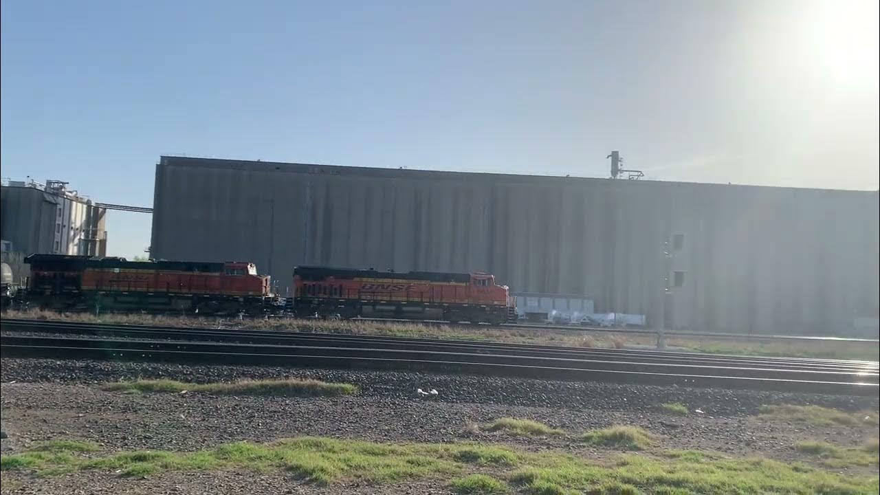 Southbound BNSF Mix Freight Train heading through Saginaw TX March 22, 2025 - YouTube
