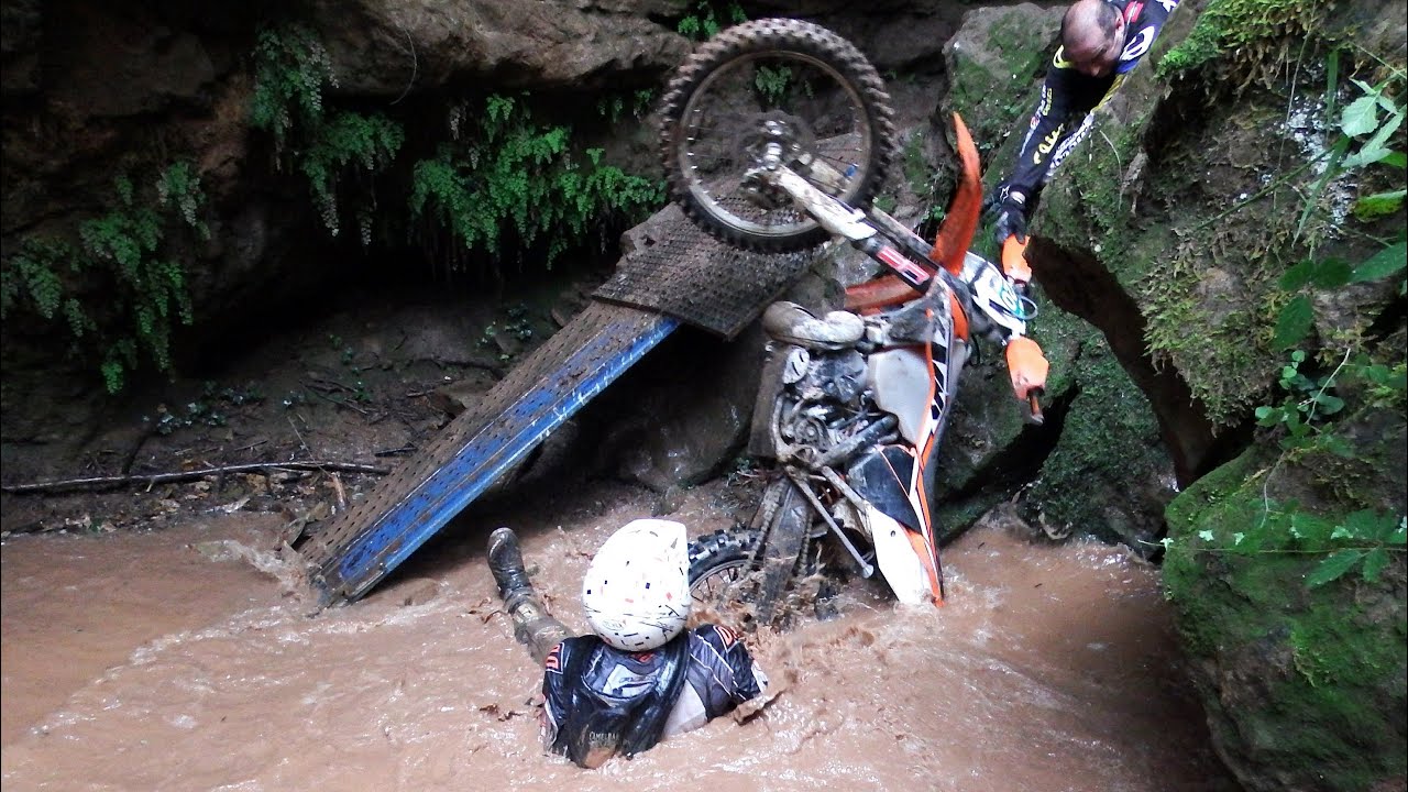 Best of Enduro CRASH | Nirvana Xtreme Moià 2015 by Jaume Soler - YouTube