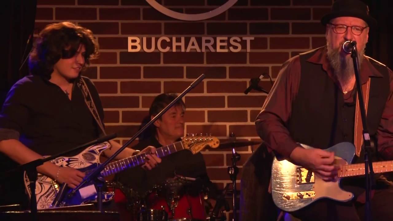 Alex Kilroy & Ag Weinberger at Hard Rock Cafe - YouTube