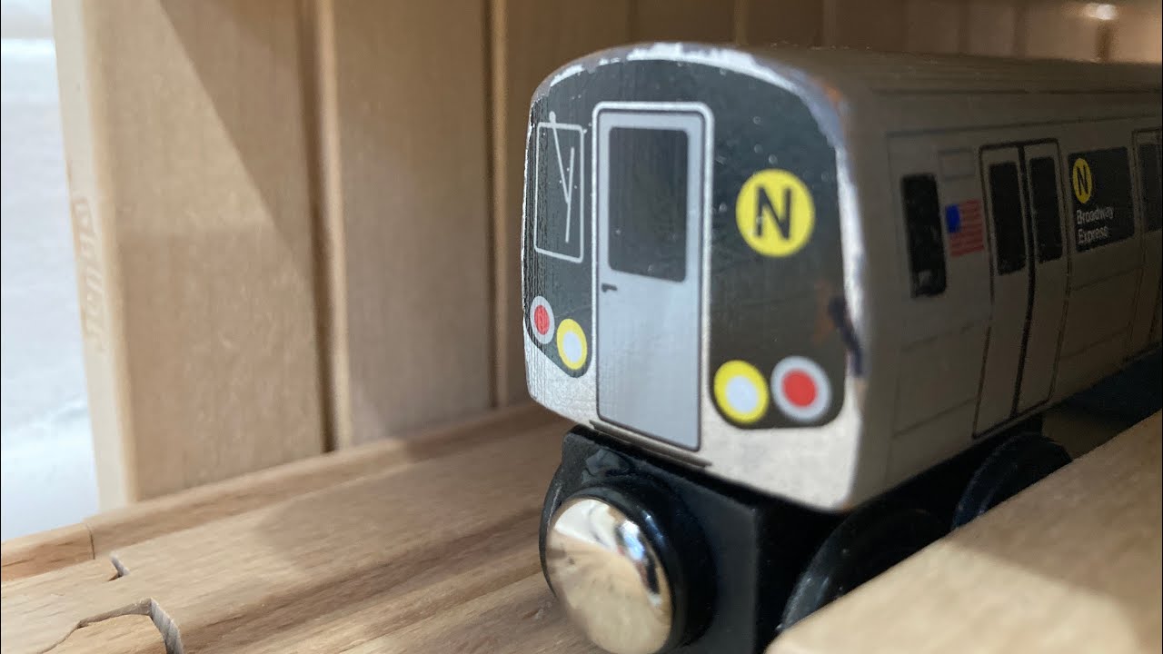 R160 (N) at Canal Street Munipals - YouTube