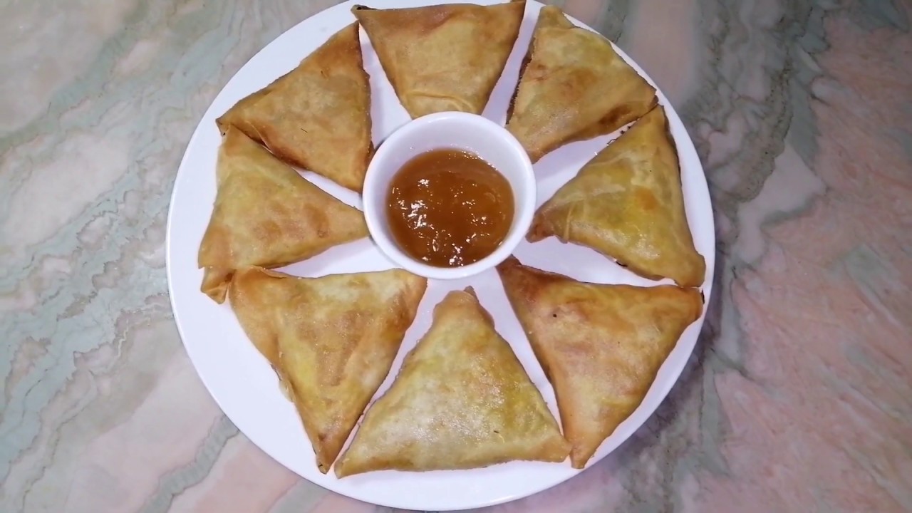Veg samosa with cabbage and mango pickle. - YouTube