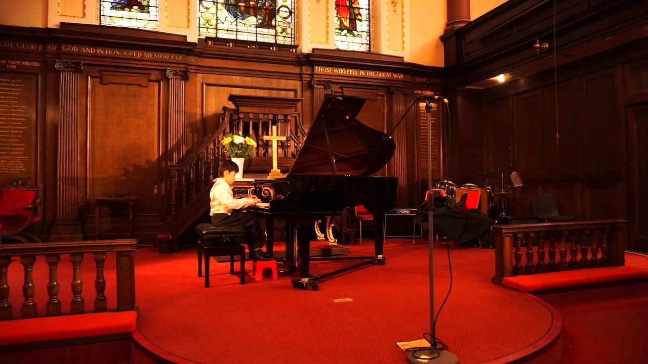 Child Prodigy (7 Year Old) playing ABRSM Grade 8 Bumble-Bee after only ...