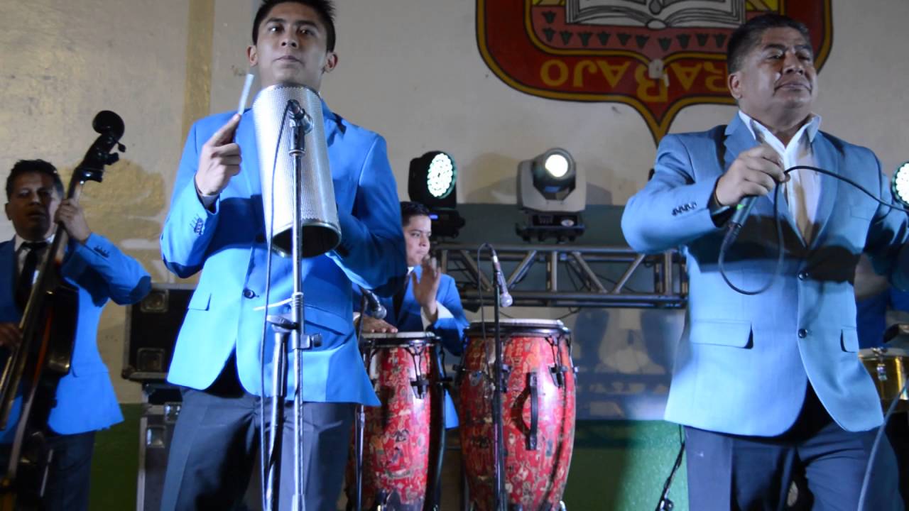 CUMBIA DE LA GUARAPERA EN VIVO EL COMBO LOCO DE MIKE RODRIGUEZ - YouTube