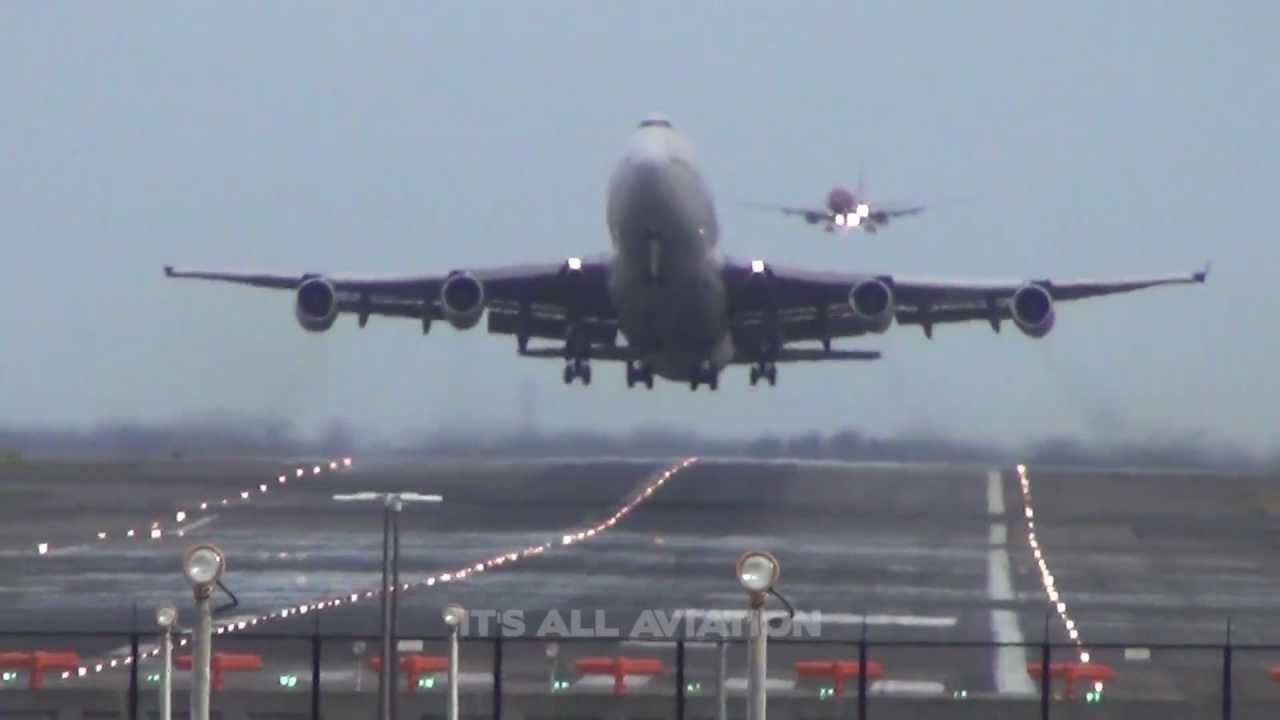 Qantas 747-400 QF5 missing winglet HD - YouTube