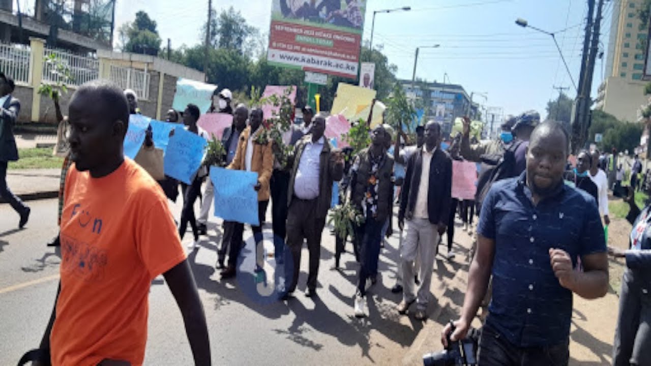 MWIZI! MWIZI! MWIZI! DRAMA IN ELDORET AS ANGRY KALENJINS START ...