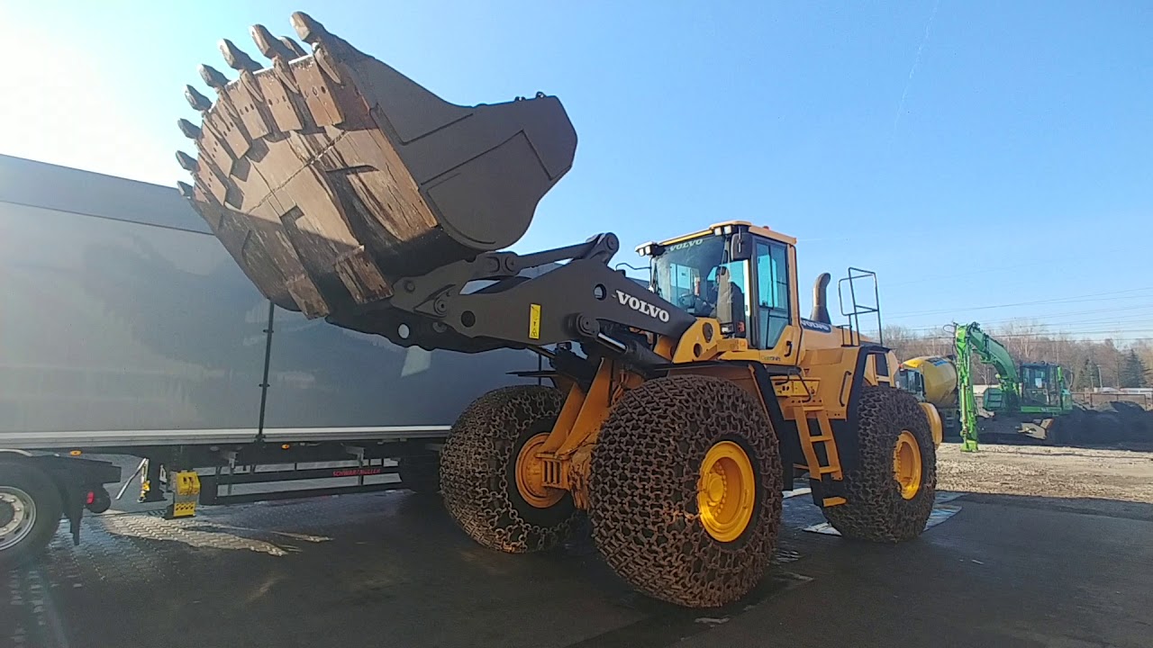 Wheel Loader VOLVO L220G - YouTube