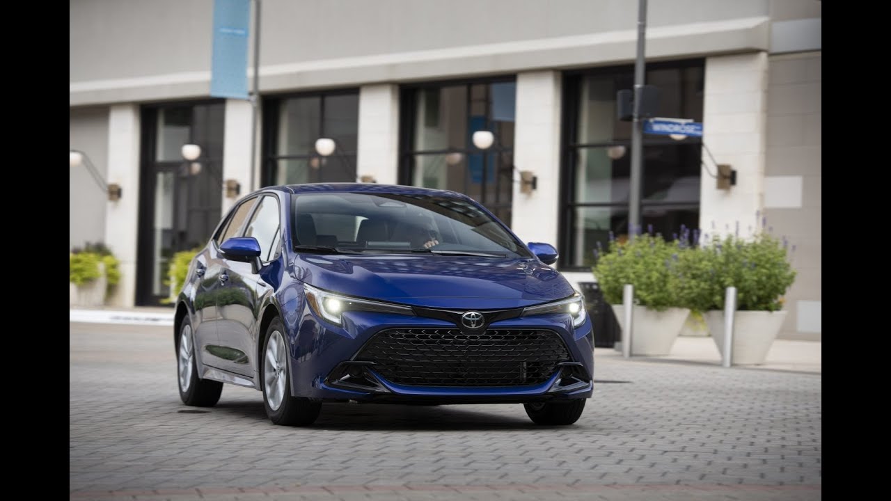 2023 Toyota Corolla SE Hatchback | Sound, Driving (Blue Crush Metallic ...