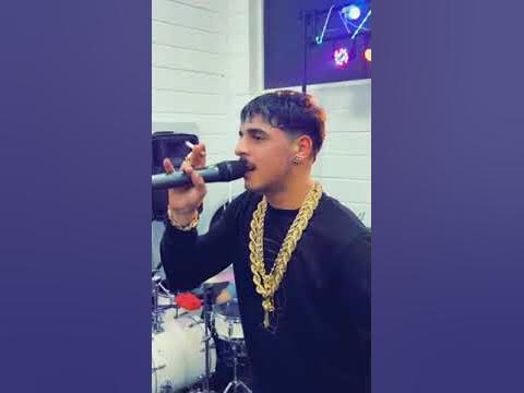 EL BOBO DE LAS 3000 CANTANDO FIESTA PRIVADA - YouTube