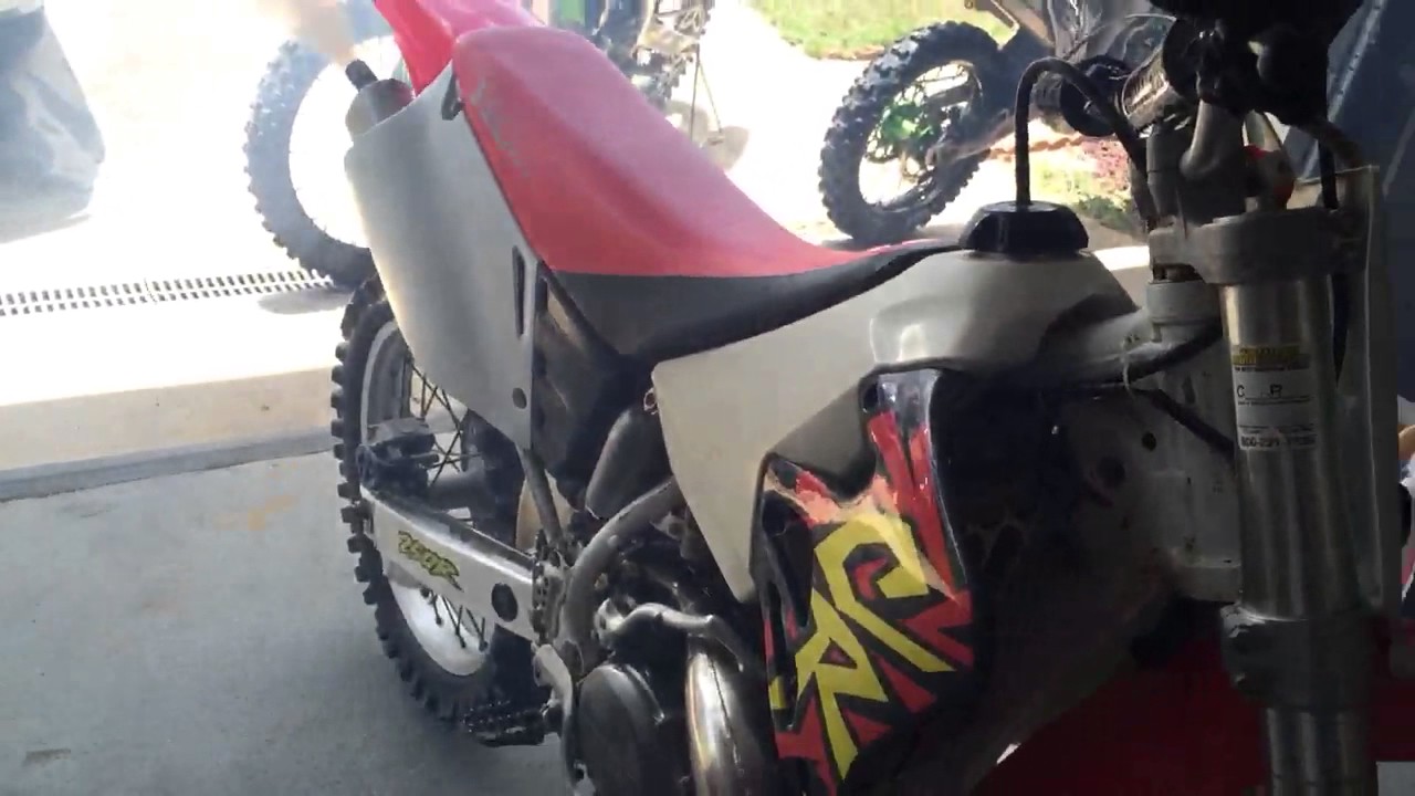 1996 CR250R - YouTube