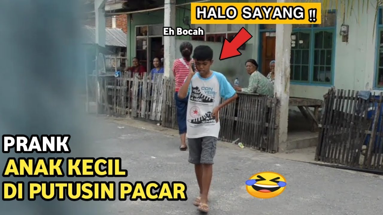 ANAK KECIL TELPON DI PUTUSIN PACAR DI TEMPAT UMUM - PRANK INDONESIA - YouTube
