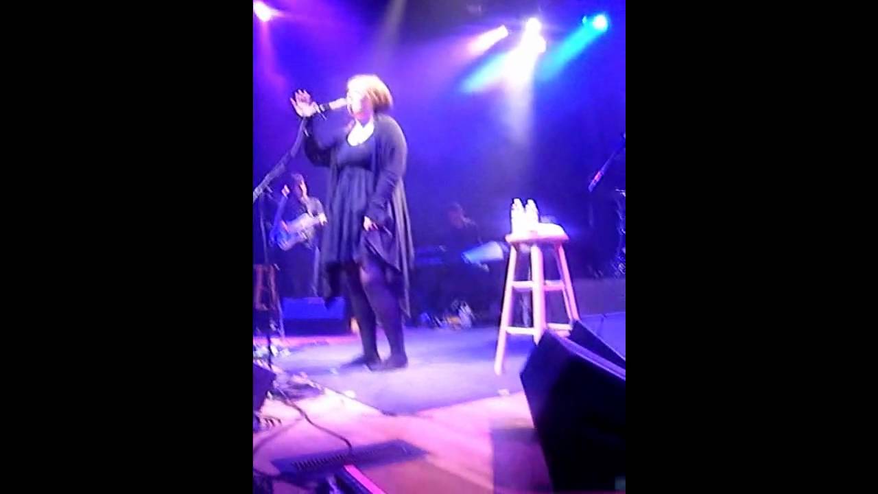 ADELE - Cold Shoulder (Live!!!) - YouTube