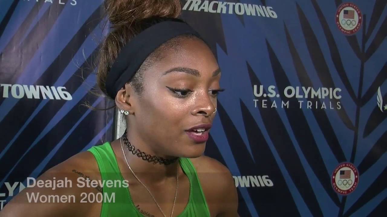 Oregon Ducks Ariana Washington and Deajah Stevens win their 200-meter ...
