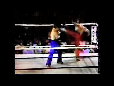 Bill Wallace vs Kerry Roop  or  Superfoot vs Superkicks  (exhibition fight)