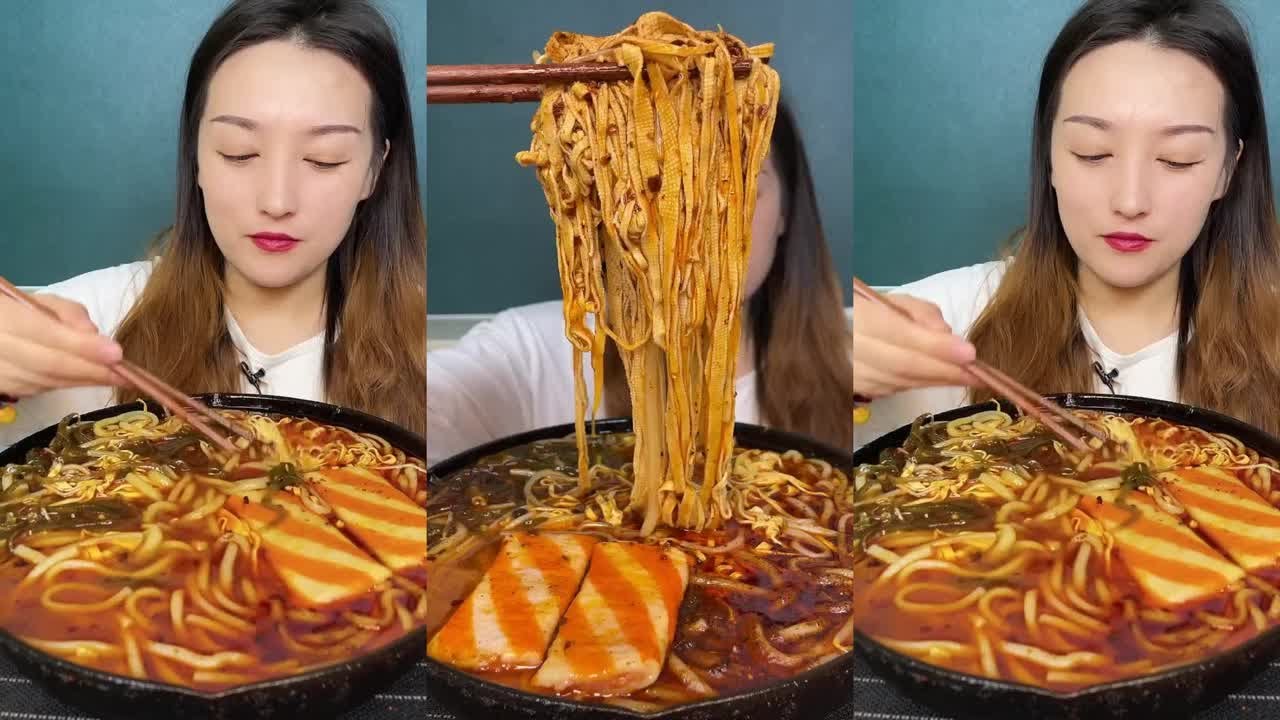 ASMR MUKBANG| Yakisoba Fire noodles! Frank Sausage, Vienna Sausage ...