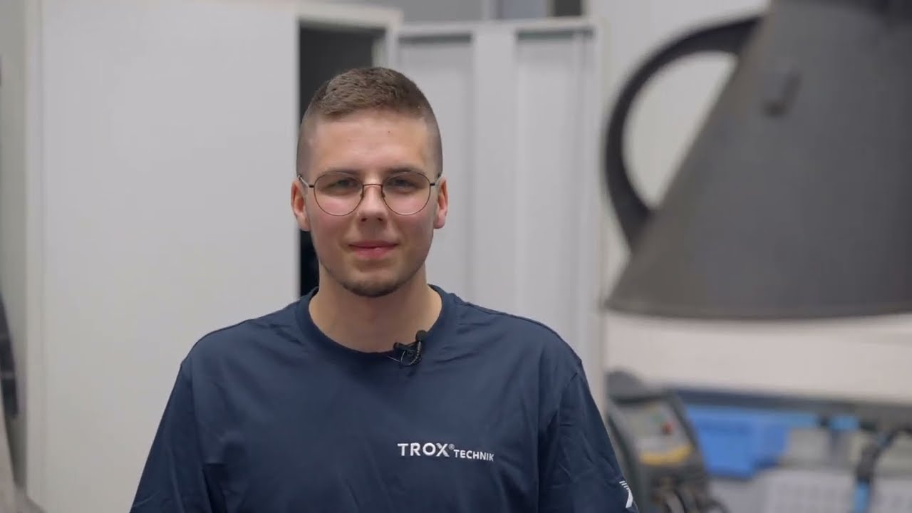 Ausbildung zum Mechatroniker bei TROX - YouTube