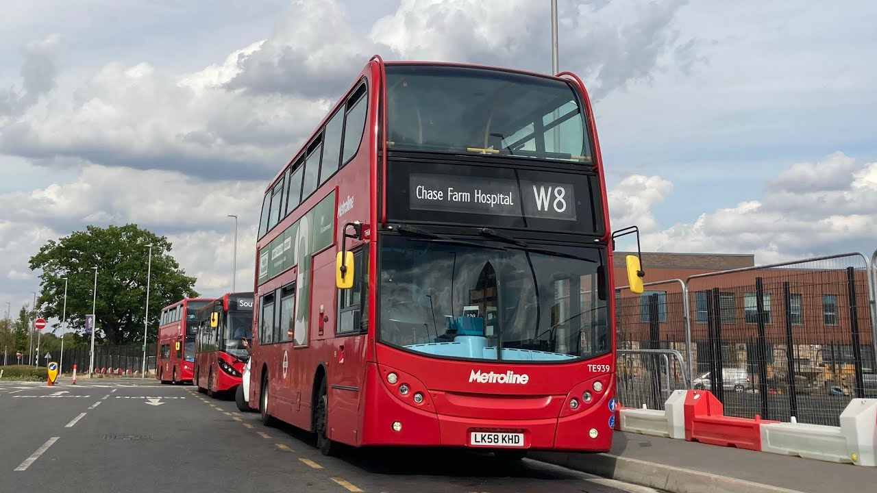 FRV. Metroline Route W8 to Lee Valley Leisure Complex. Enviro400 ...