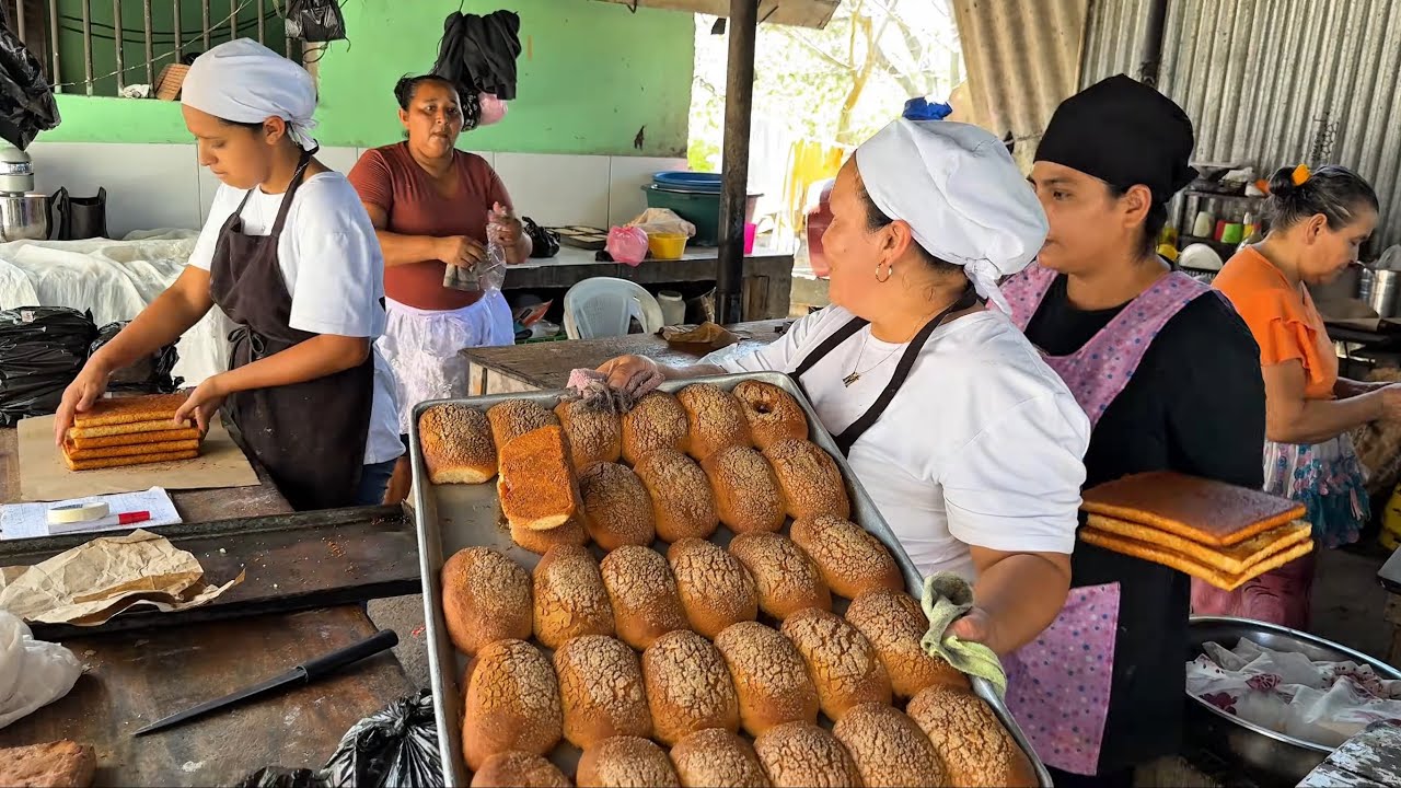 Comprando Pan Salvadoreño - WOW!😲🇸🇻 - YouTube