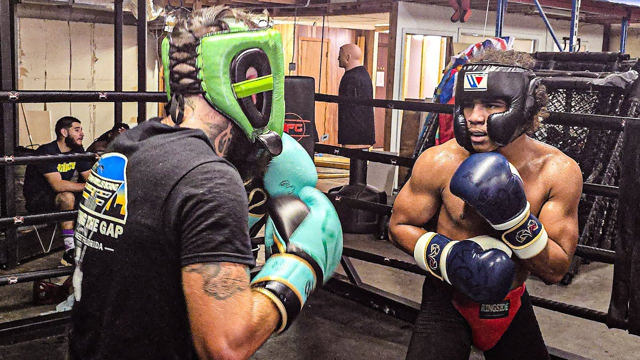 16 Year Old Amateur Boxer Sparring Pro Fighter! #boxing #boxingsparring ...