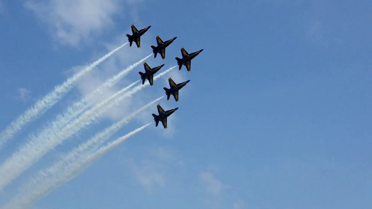 Blue angels making a pass - YouTube