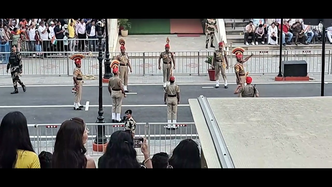 @Atari Border #BSF PUNJAB #indianarmy #BANDE MATRAM #india #youtubeshort #sakshi makeover and ...