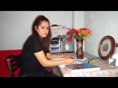 Sürekli Karnı Guruldayan Genç Kız Hayata Küstü