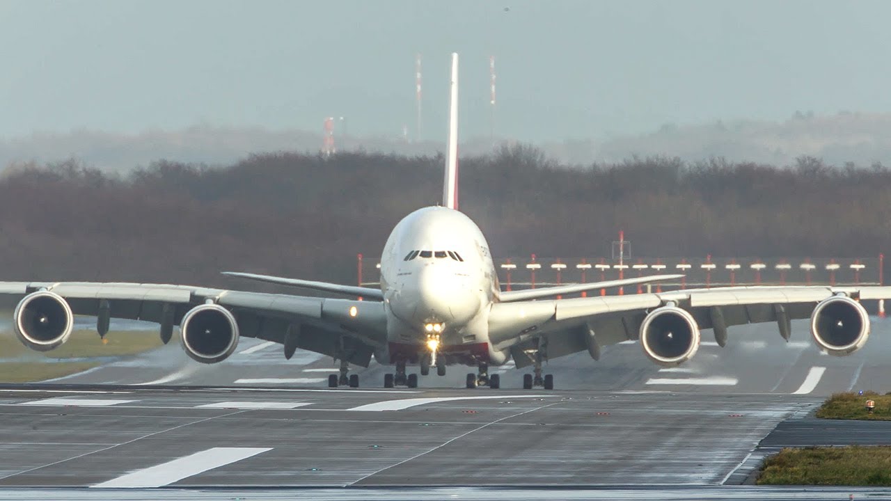 AIRBUS A380 vs. BOEING 747 - Landing + Departure - Which one do you ...