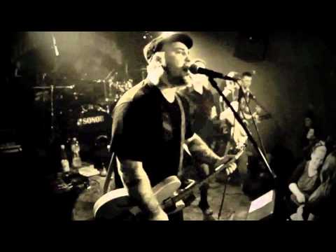 Auld Corn Brigade - Seamrog Song - Live At Destille Nordhausen - YouTube