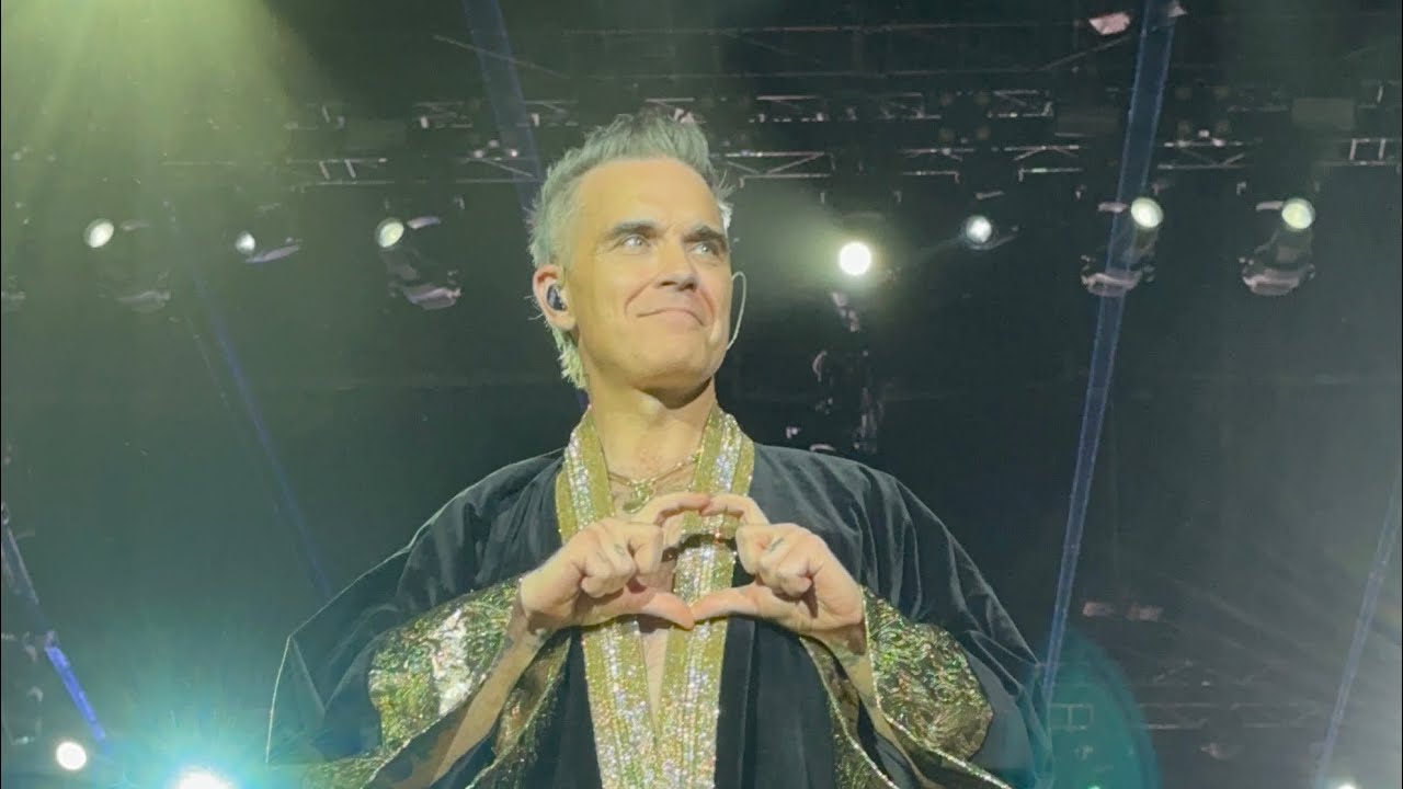 Robbie Williams warm speach to Israel - YouTube