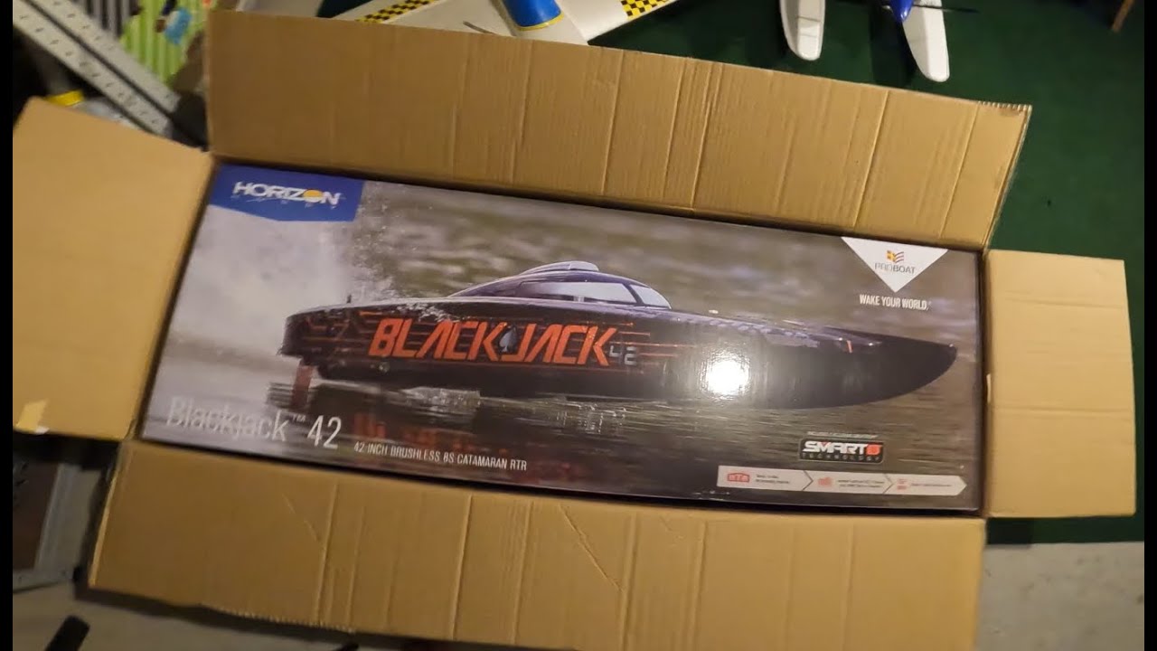 Unpretentious unboxing of my new RC boat (Proboat BlackJack 42) - YouTube
