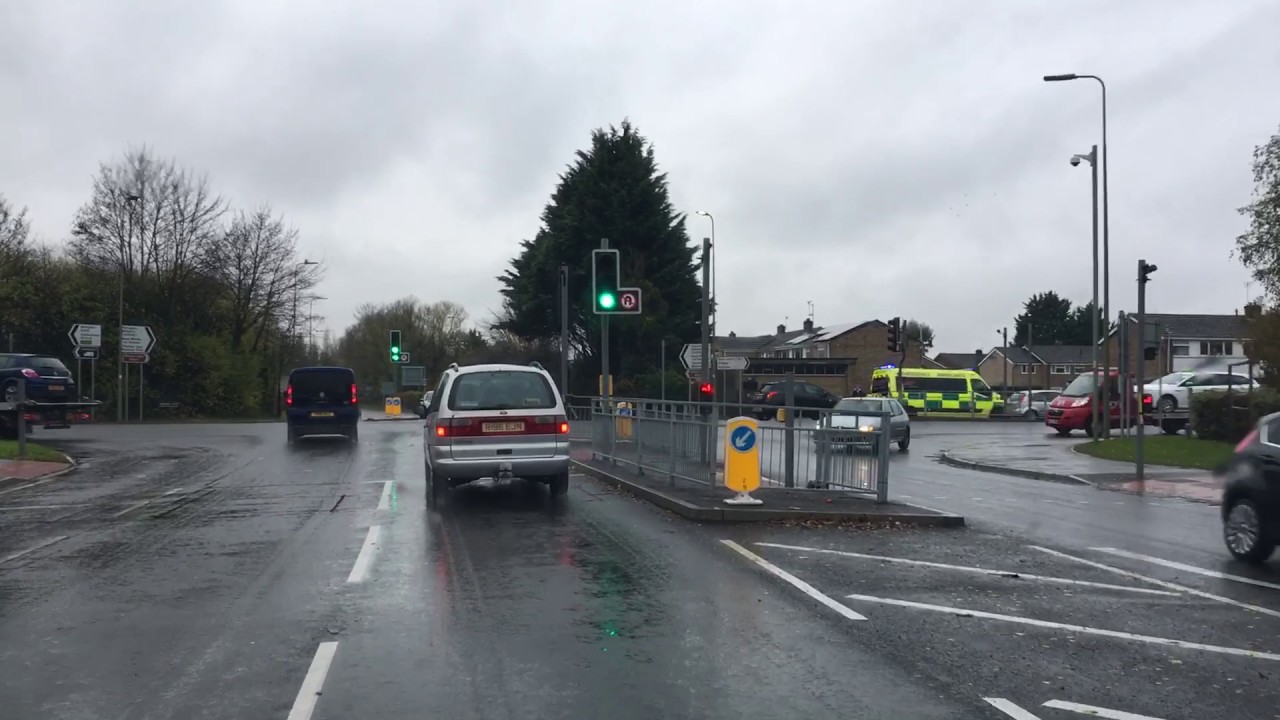 Ambulance on scene at an RTC in Whitney. Oxford - YouTube