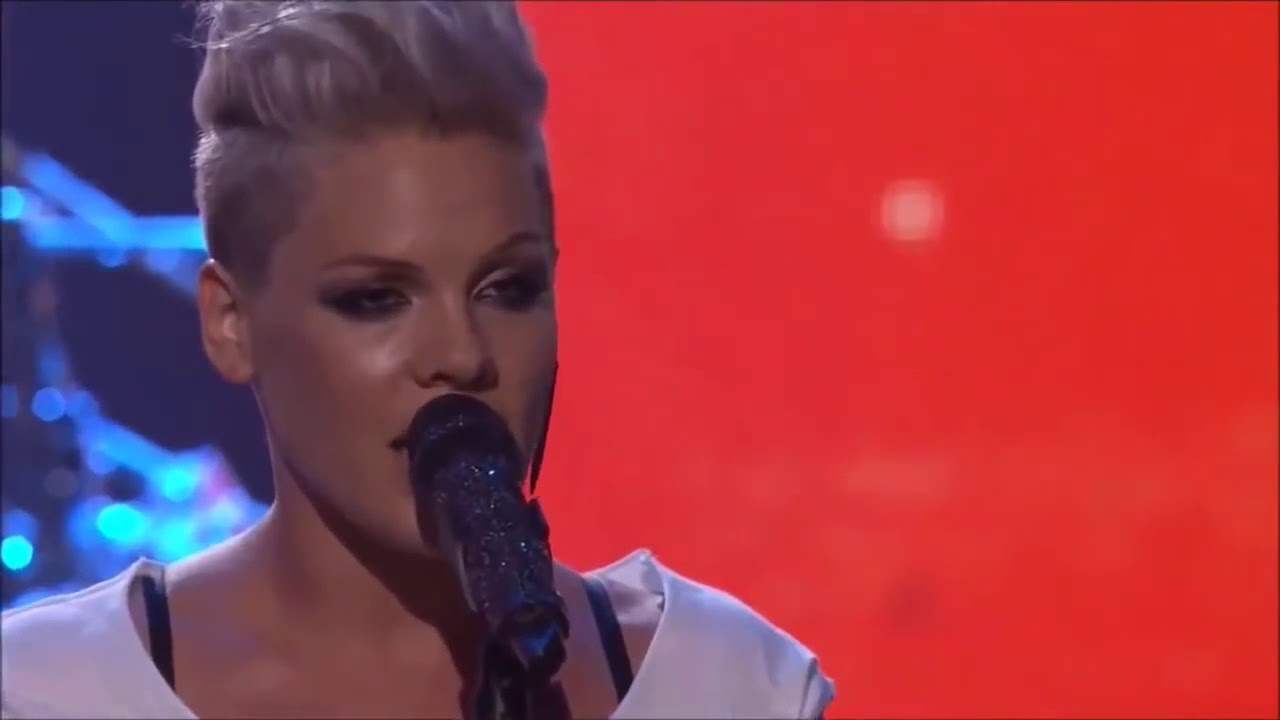 pink live 2017 full concert hd - YouTube